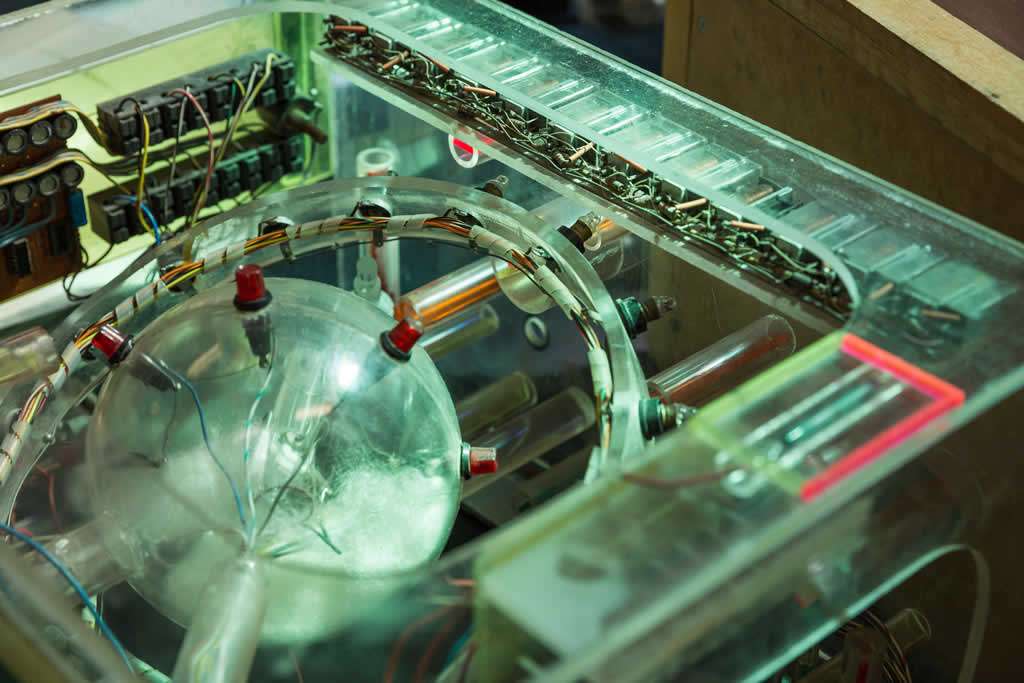 Orac is taking a brief blog break to recharge his Tarial cell ...